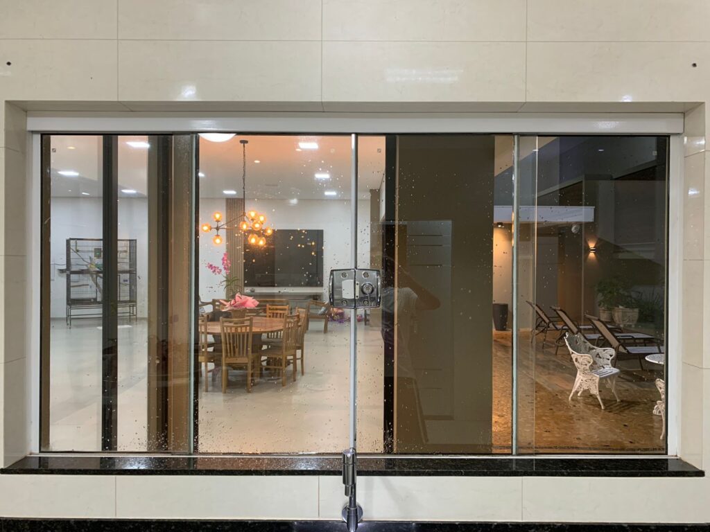 LUAL - Porta de Correr Vidro com Esquadria de Alumínio Linha Suprema 25 ...